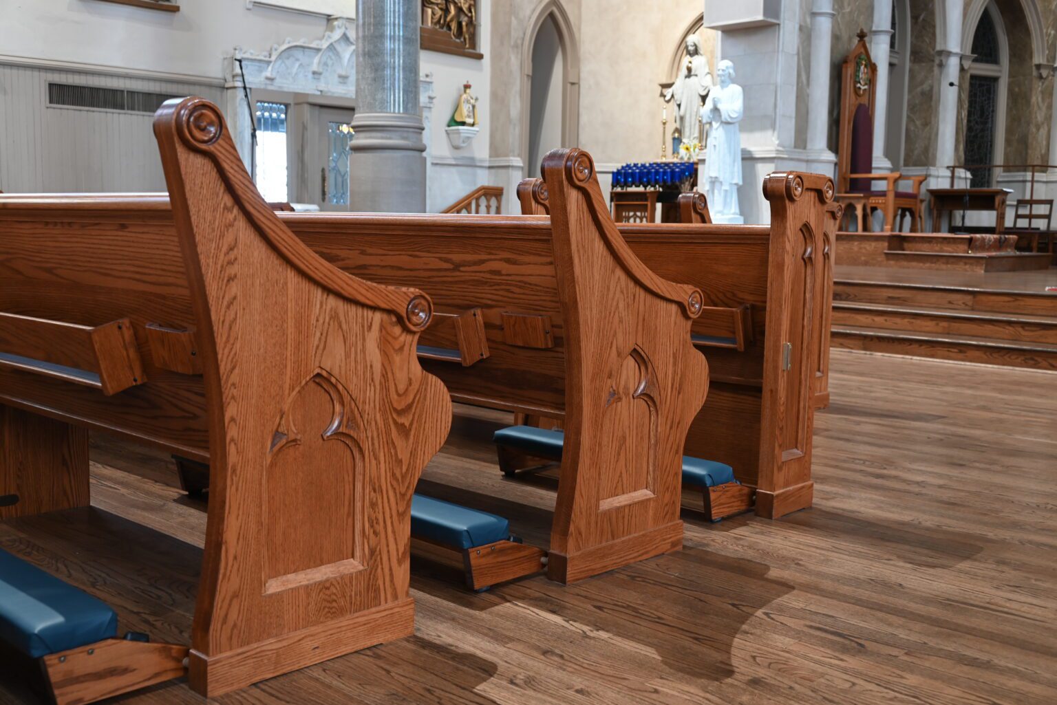 Different Types of Church Pews | New Holland Church Furniture